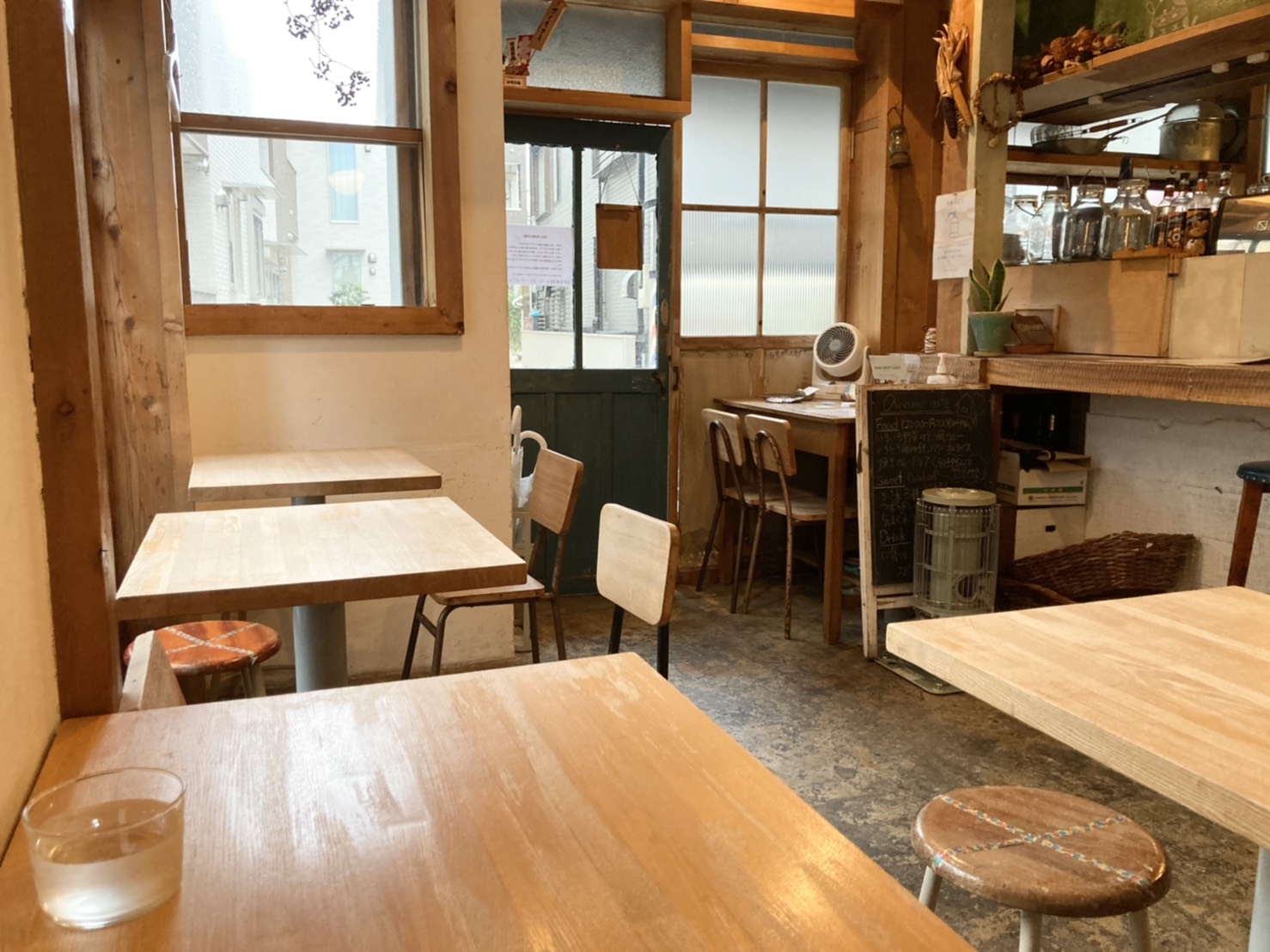 【経堂】anamo cafe（アナモカフェ）で映画の中の雰囲気を♪アボカドとくるみのチーズケーキやかき氷がおすすめ！ | JIMOHACK（ジモハック） 世田谷区版